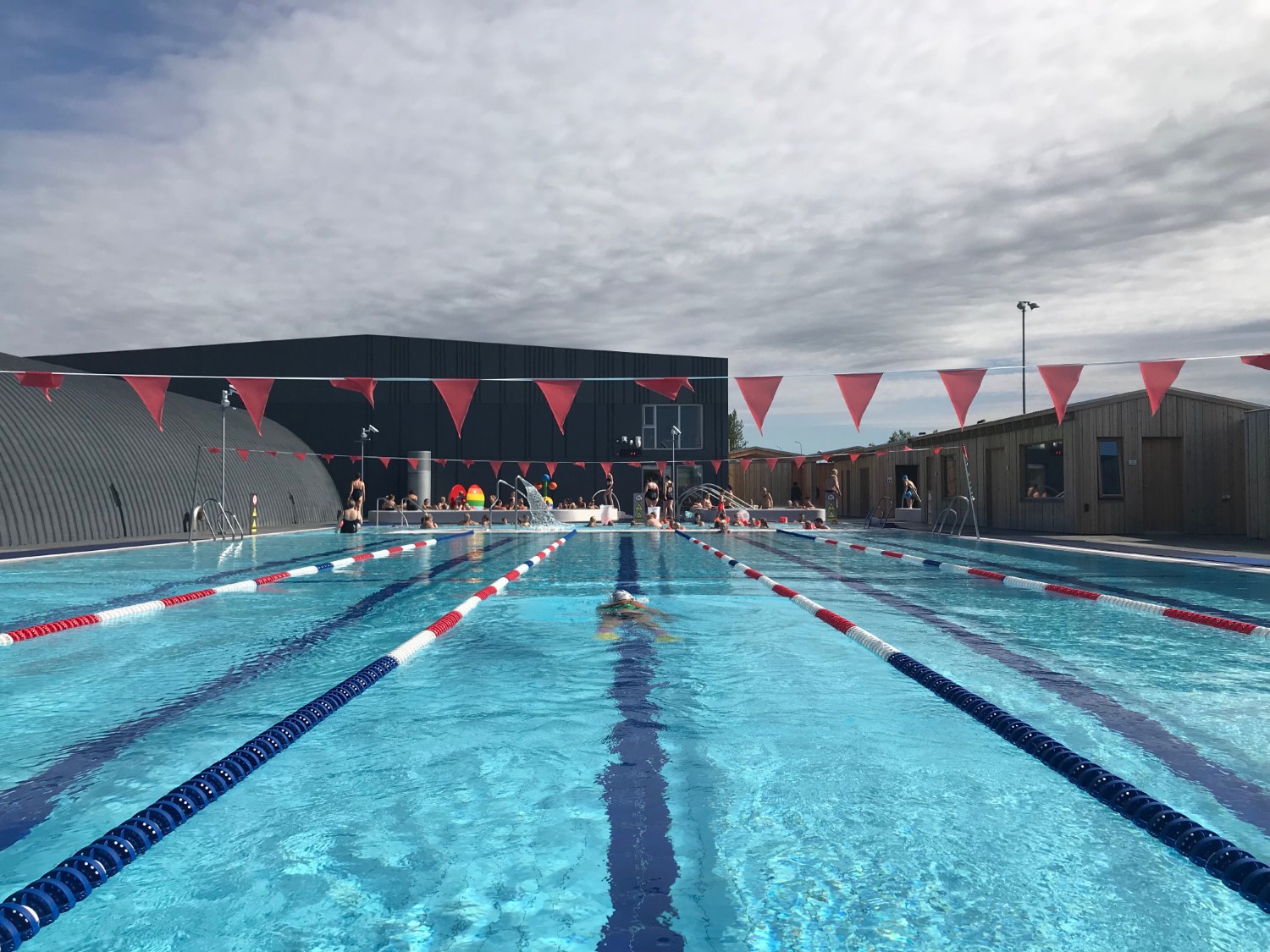 Sundlaugar - sundlaugar.is