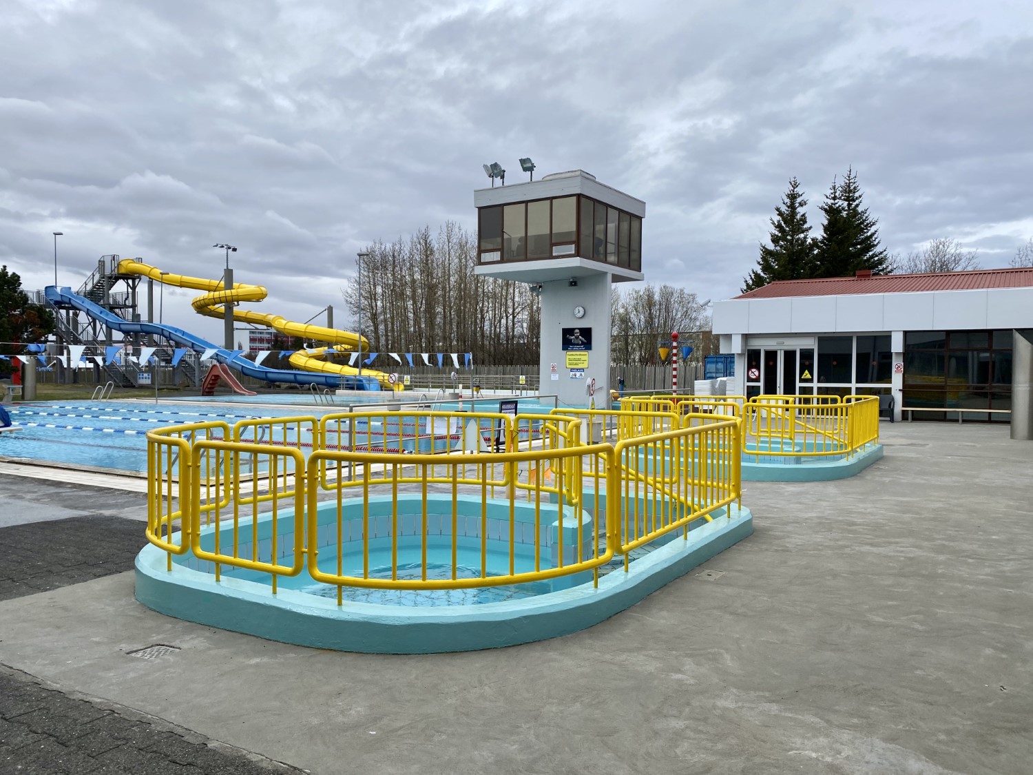 Sundlaugar - sundlaugar.is