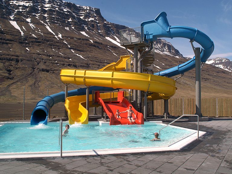 Swimming Pools - sundlaugar.is