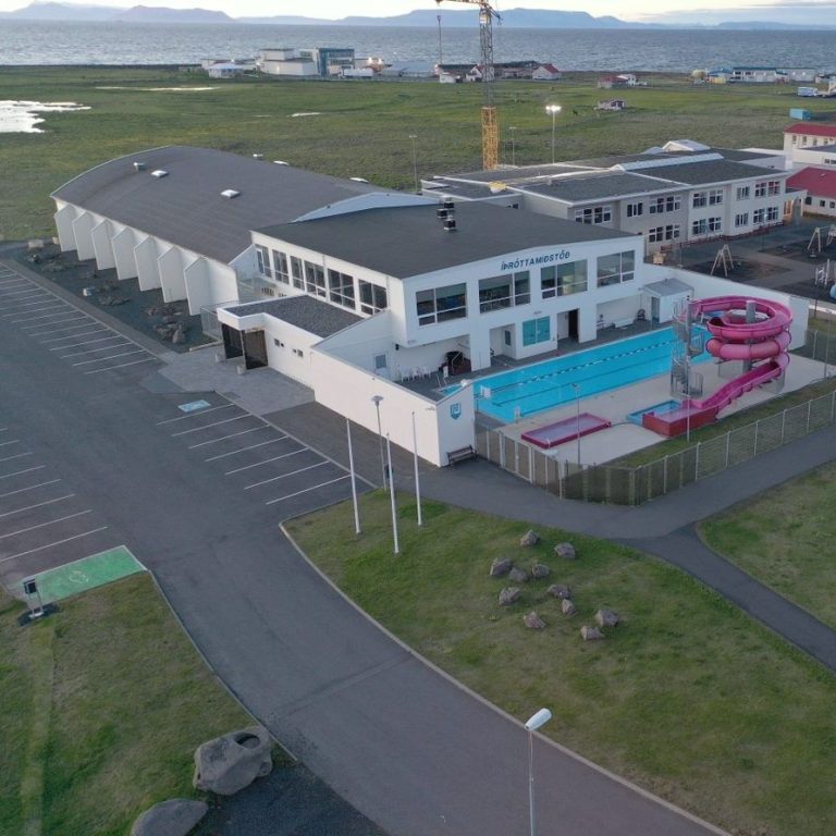 Swimming Pools - sundlaugar.is