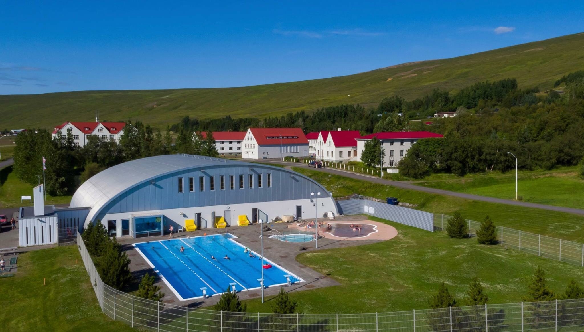 Sundlaugin Laugum - sundlaugar.is