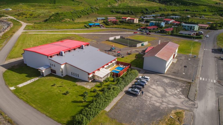 Swimming Pools - sundlaugar.is