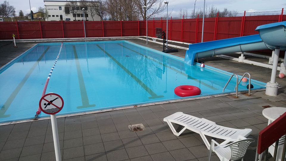 Sundlaugin Reykholti í Bláskógabyggð. Sundlaugar.is